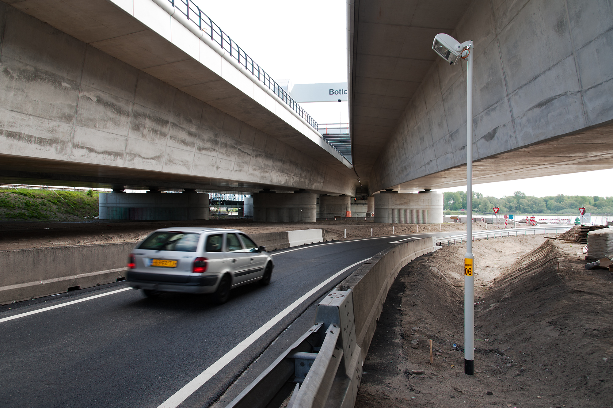 Nieuwe Botlekbrug in gebruik genomen - Vers Beton