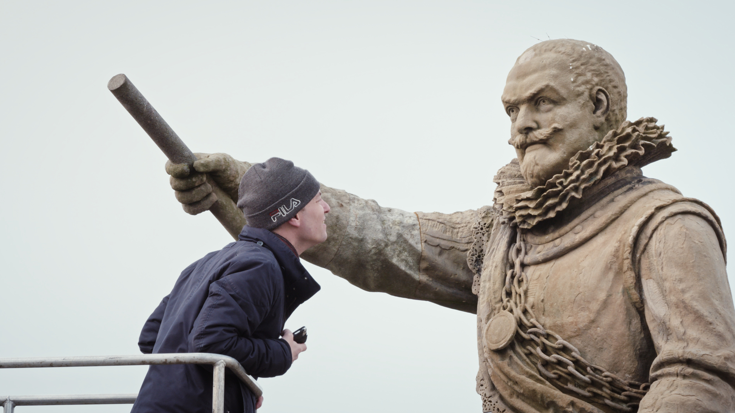 De heldenverering van Piet Hein: “We lullen elkaar allemaal na” - Vers ...